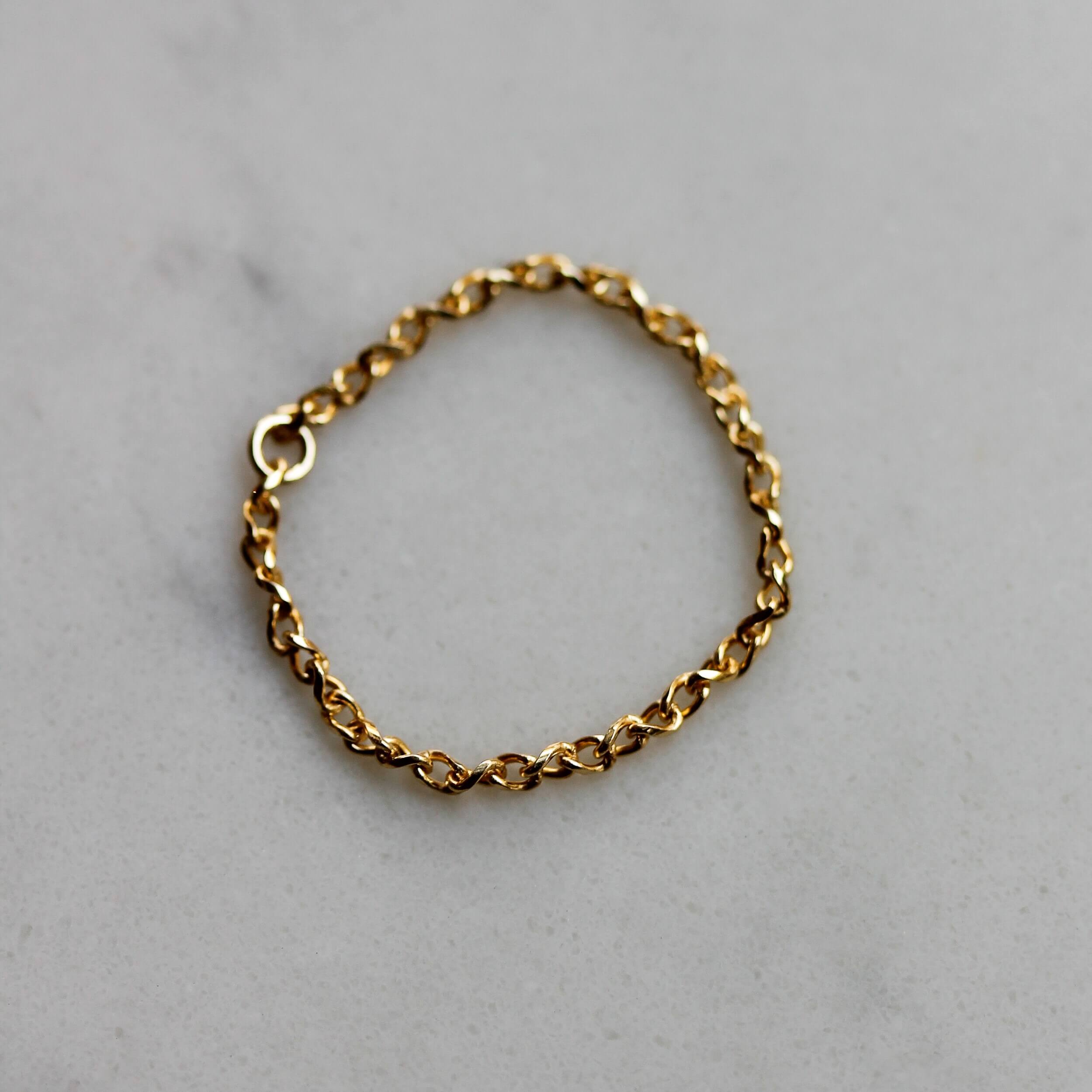 טבעת נצחית גלים זהב צהוב 14K – She-Ra Jewelry