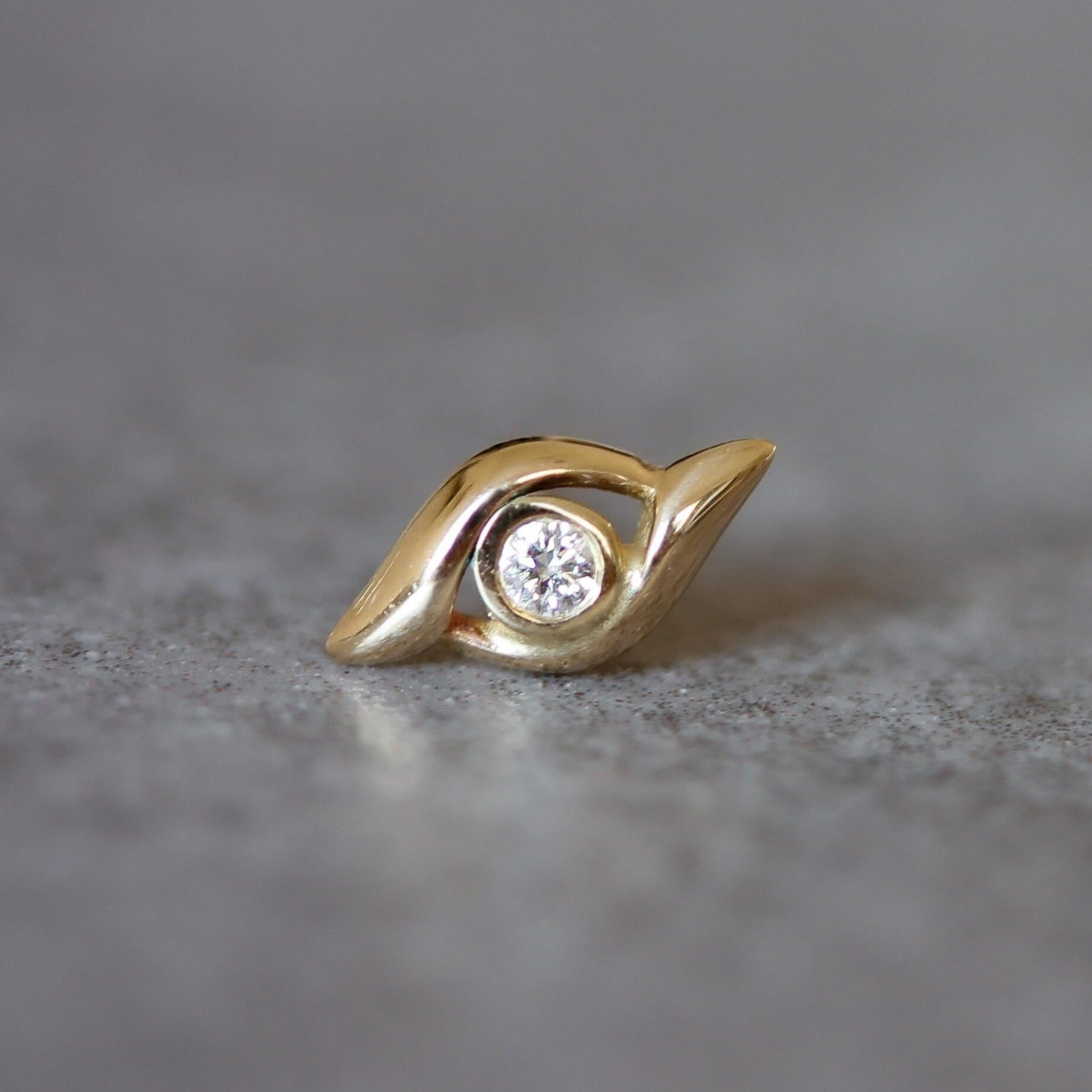 עגילי עין הרע יהלום זהב 14K – She-Ra Jewelry