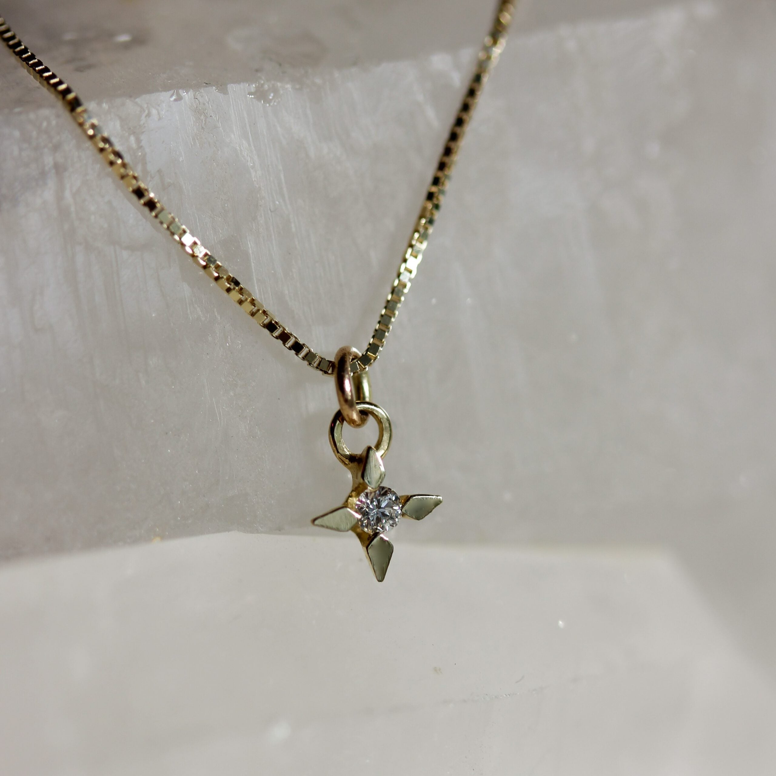 שרשרת כוכב וגה יהלום מעבדה זהב 14K – She-Ra Jewelry